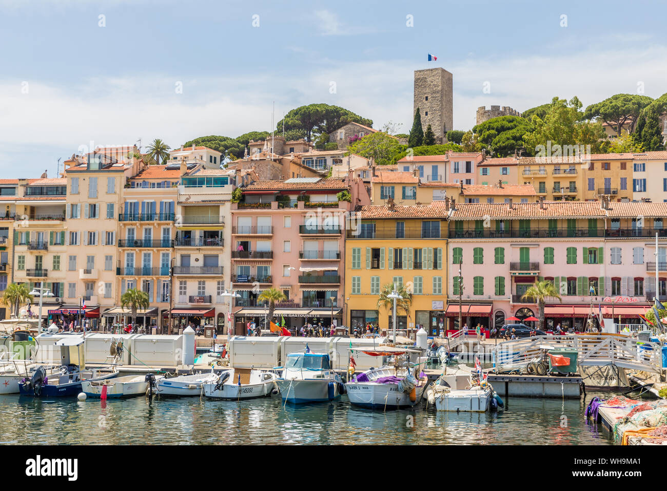 Le Vieux Port harbour in Cannes, Alpes Maritimes, Cote d'Azur, Provence ...
