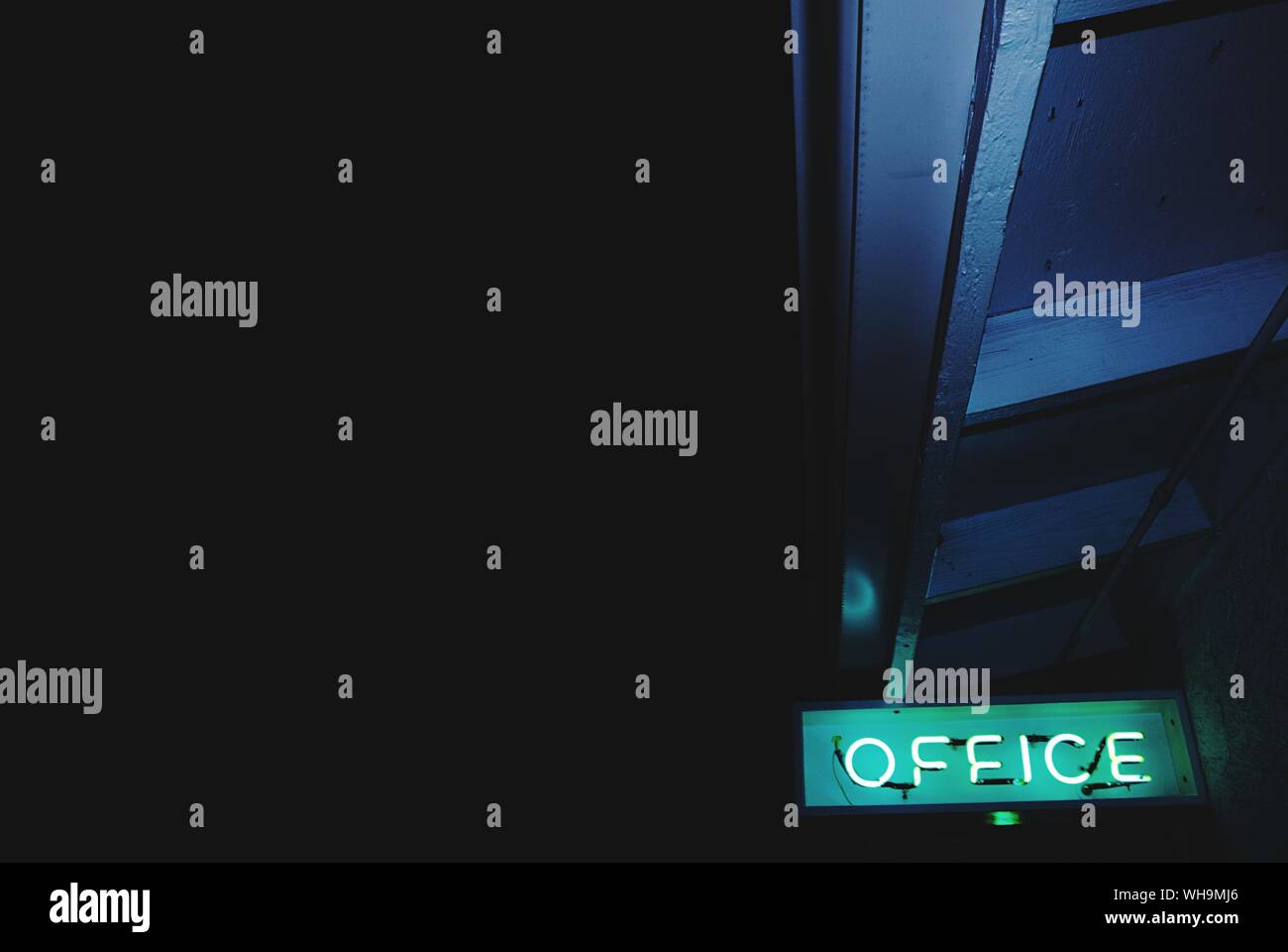 Office space sign hi-res stock photography and images - Alamy