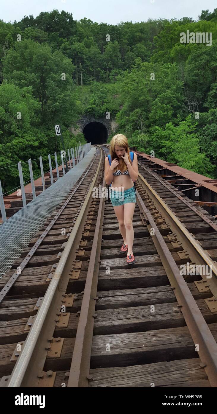 Girl railroad hi-res stock photography and images - Alamy