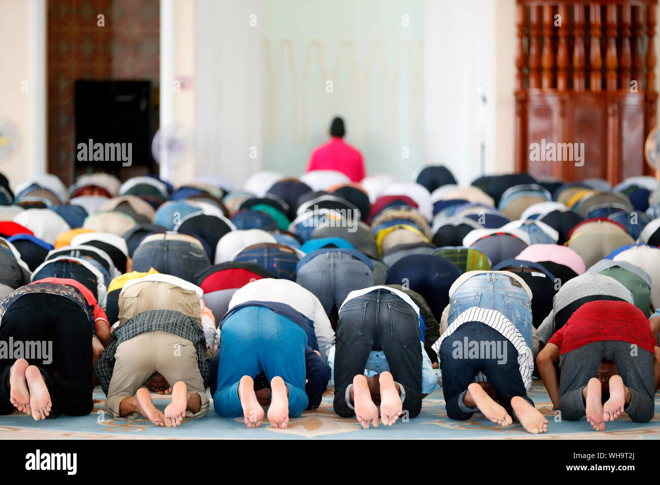 Barefoot in mosque hi-res stock photography and images - Alamy