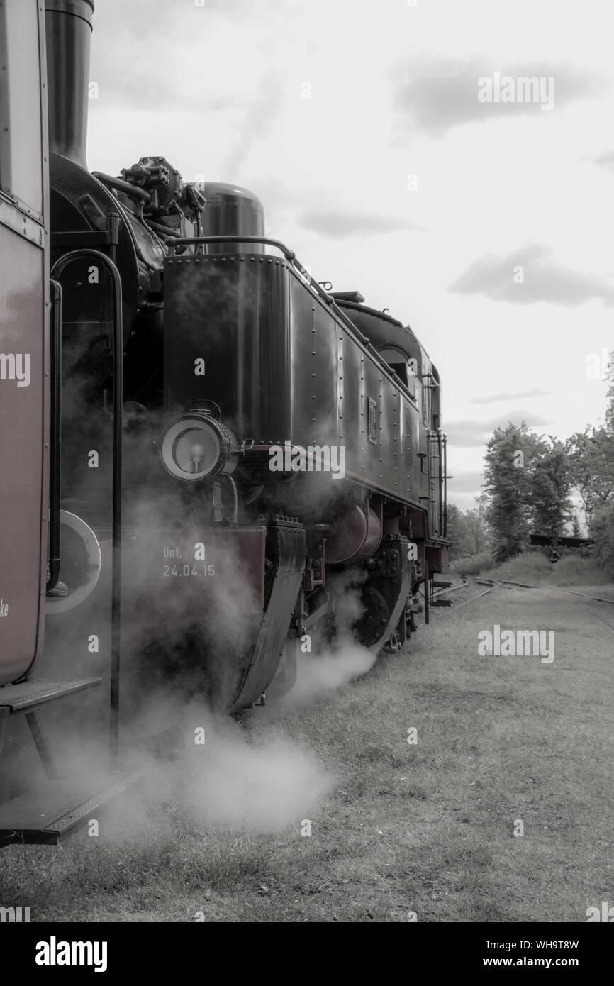 Train countryside hi-res stock photography and images - Alamy