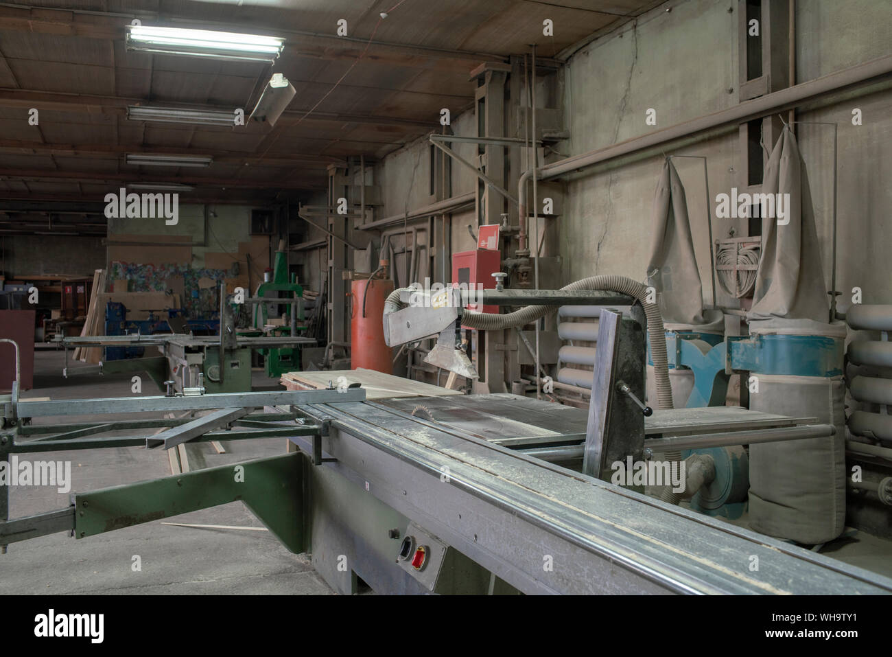 Circular saw carpentry tool hi-res stock photography and images - Alamy