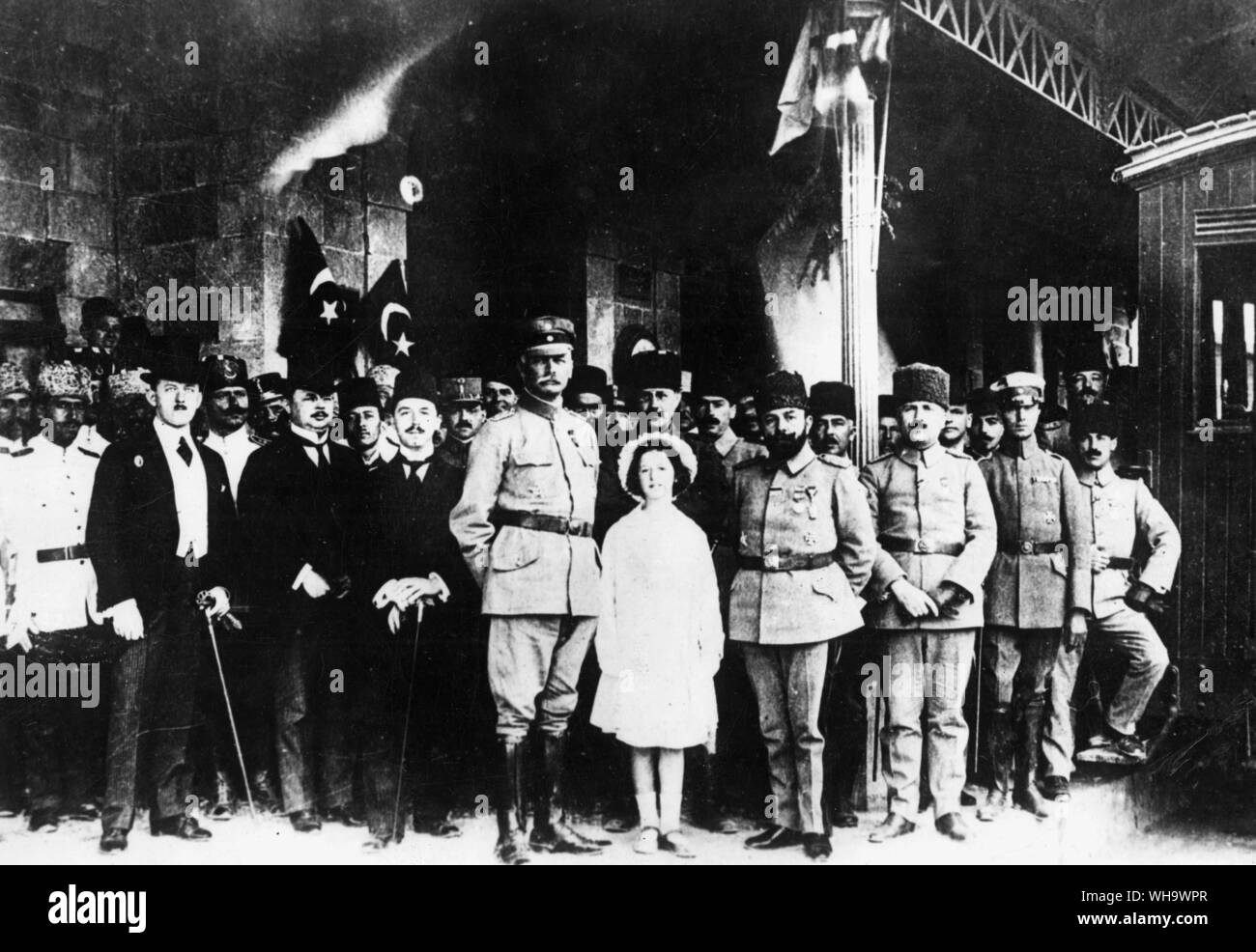 WW1/ Film taken from the Turkish aerodrome, 1918. General von ...