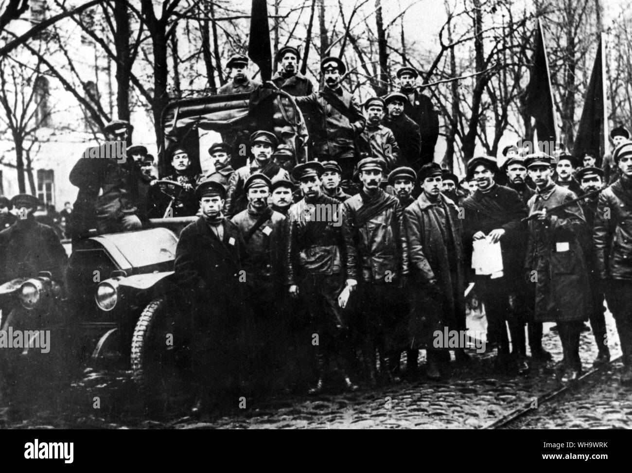 WW1/The Balkans. (caption in Greek) Troops pose for a photo. 1917 Stock ...