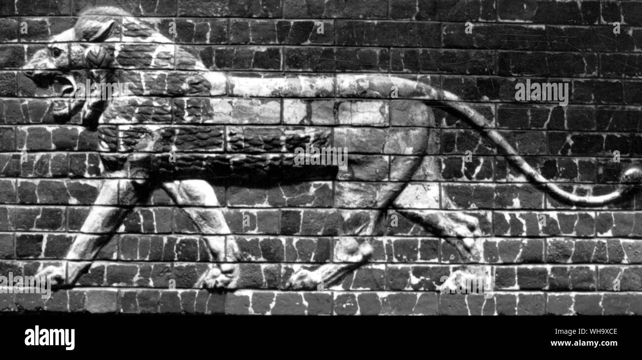 The queen of babylon hi-res stock photography and images - Alamy
