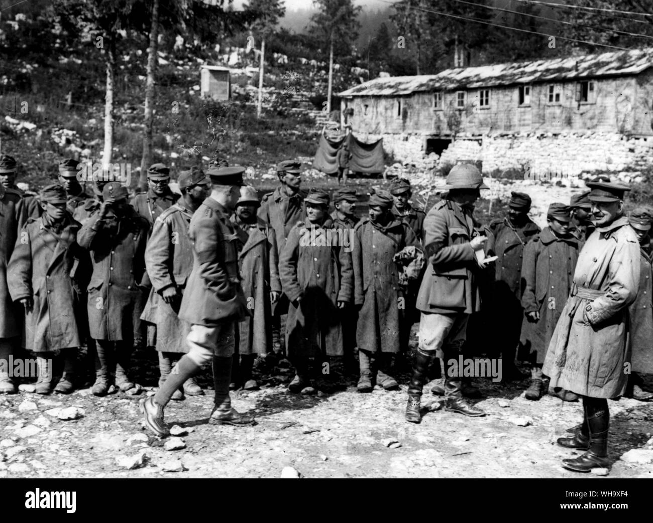 WW1: British officers in charge Stock Photo - Alamy