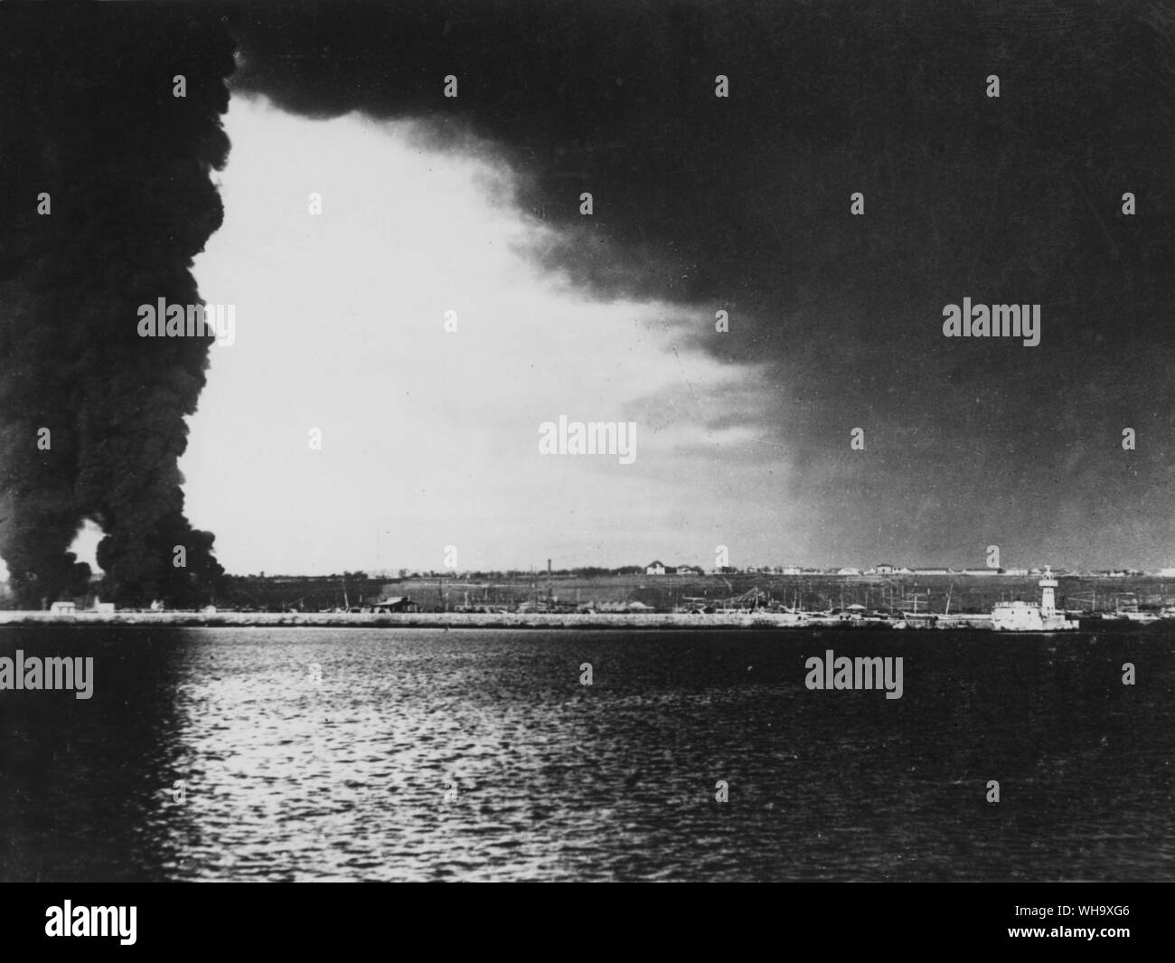 Possible attack ship port Black and White Stock Photos & Images - Alamy