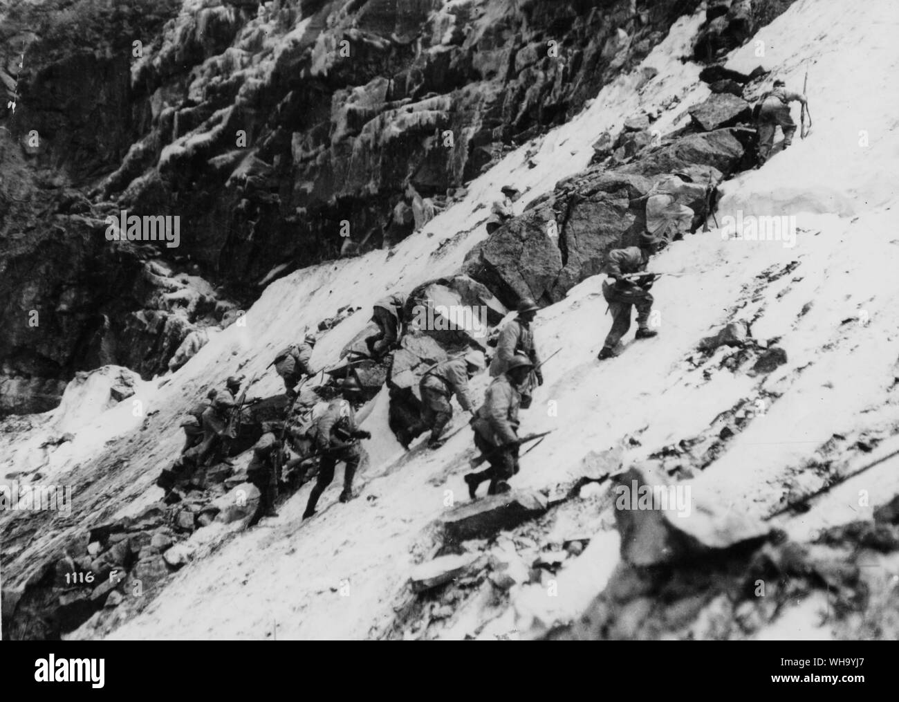 Italian troops ww2 hi-res stock photography and images - Alamy