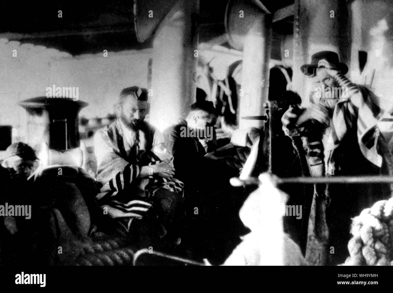 WW2: Russians emigrating to USA Stock Photo - Alamy