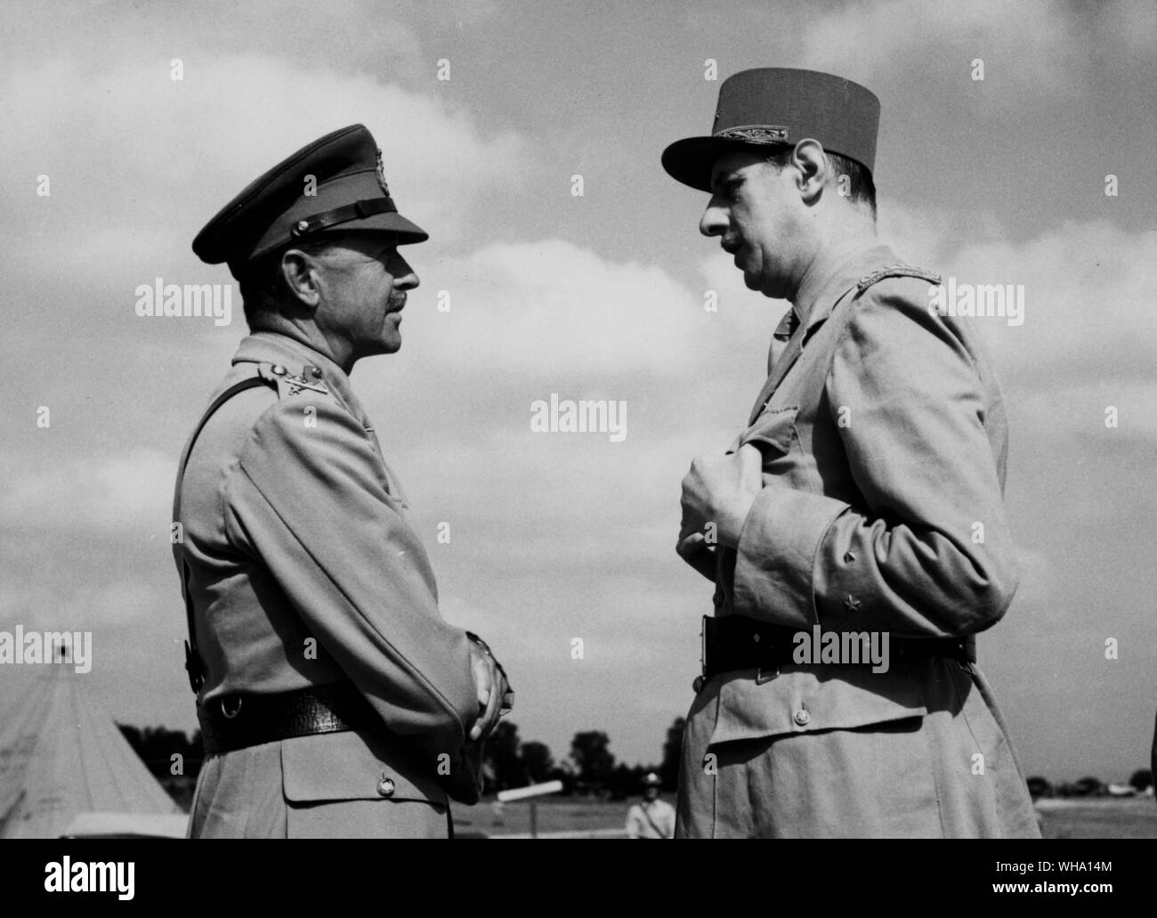 WW2: General Alexander and De Gaulle in North Africa Stock Photo - Alamy