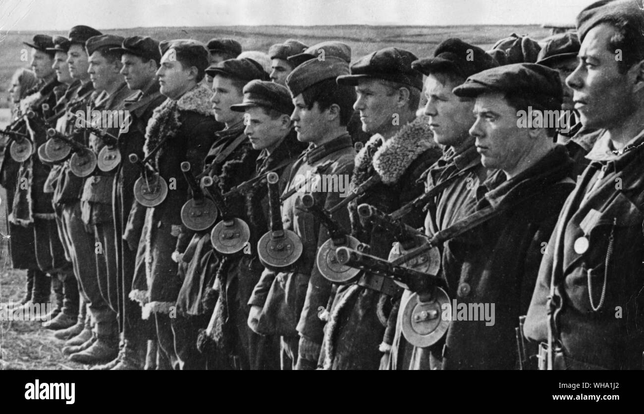 WW2: Russia/ Submachinegunners of 2nd Kletnya brigade, 2nd battalion of ...
