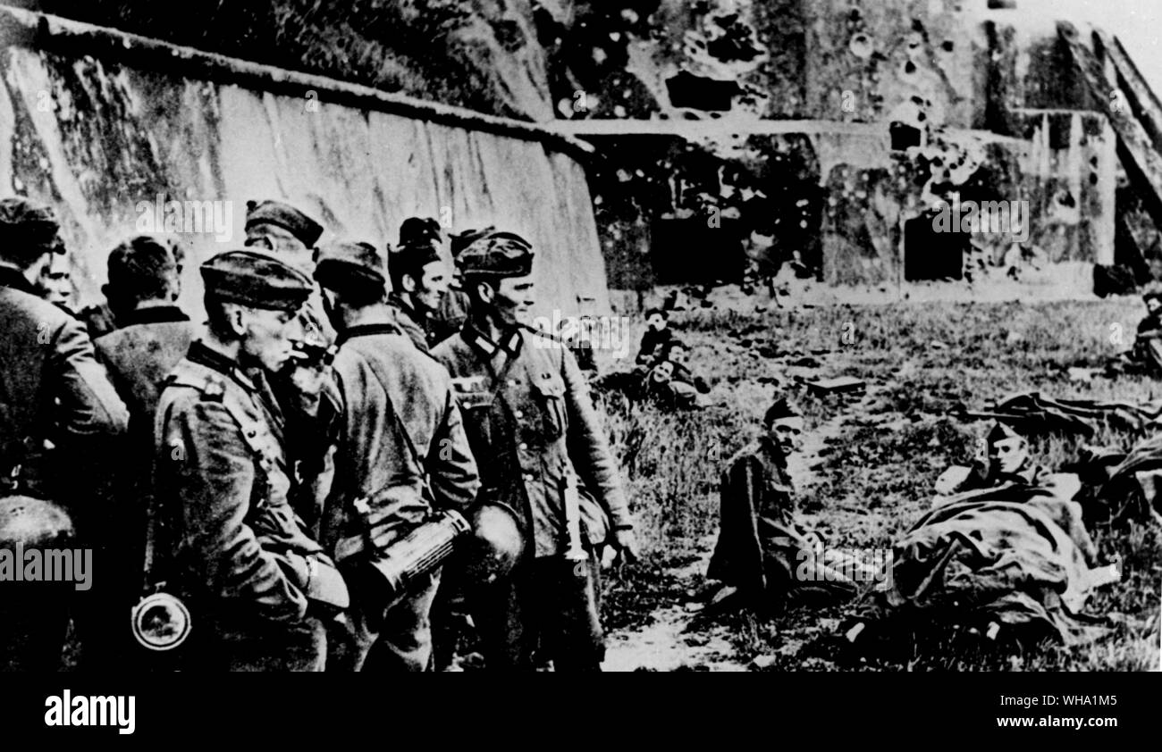 WW2: France/ 4 hours after capture, German soldiers, some of whom are ...