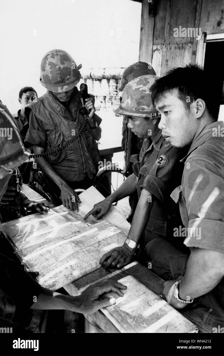 Vietnam war: US troops check a map Stock Photo - Alamy