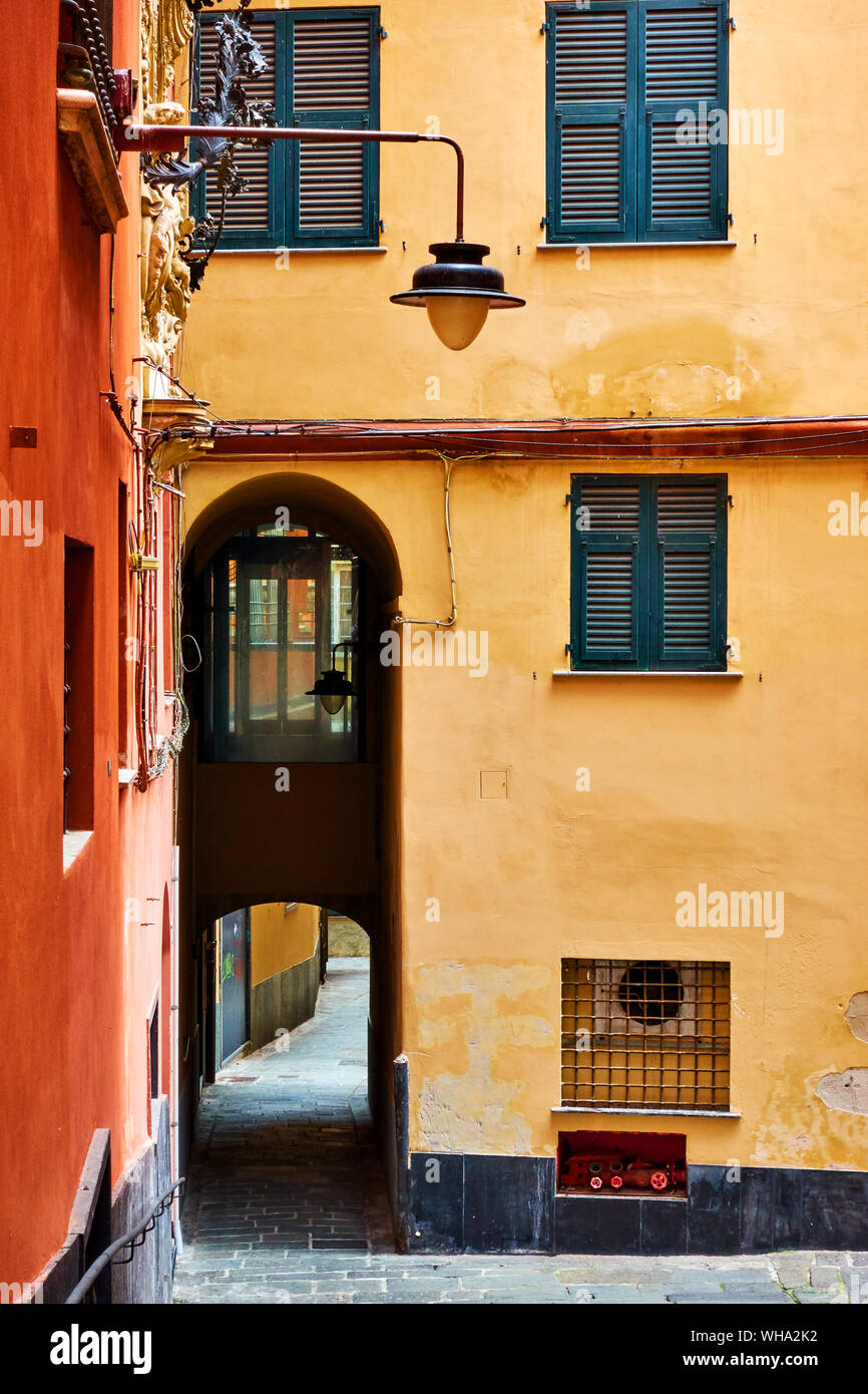 Italy alley genoa hi-res stock photography and images - Alamy