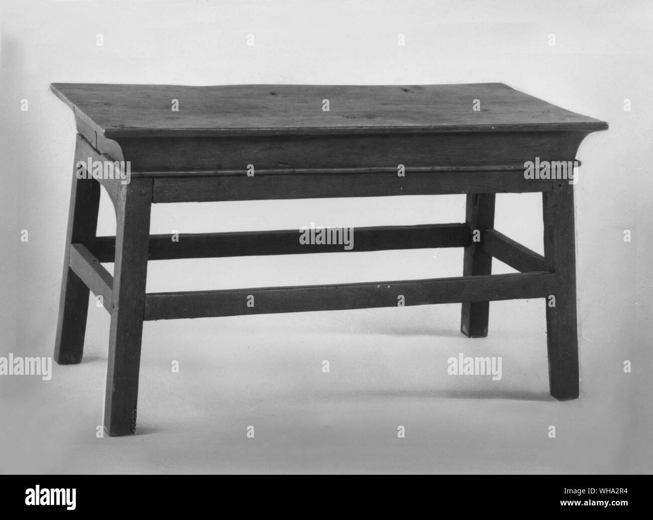 Ancient Egypt: Small oblong table Stock Photo - Alamy