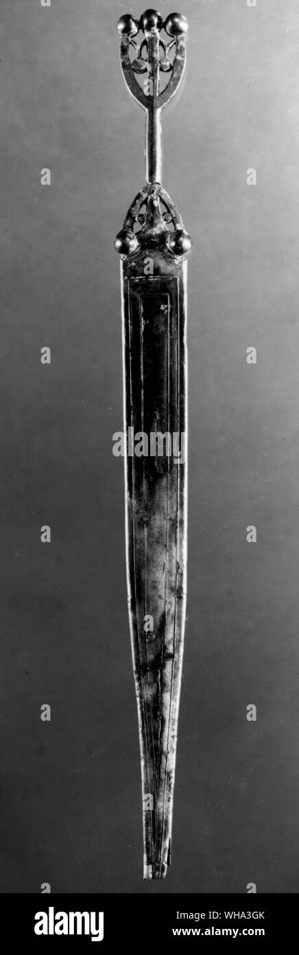 Bronze Age/ Dagger and bronze sheath, c. 150 B.C Stock Photo - Alamy