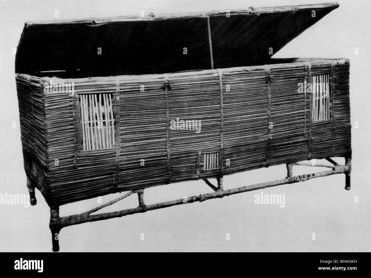 Ancient Egypt: Casket/chest/box Stock Photo - Alamy