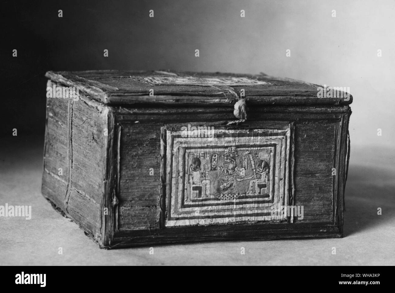 Ancient Egypt: Small writing chair Stock Photo - Alamy