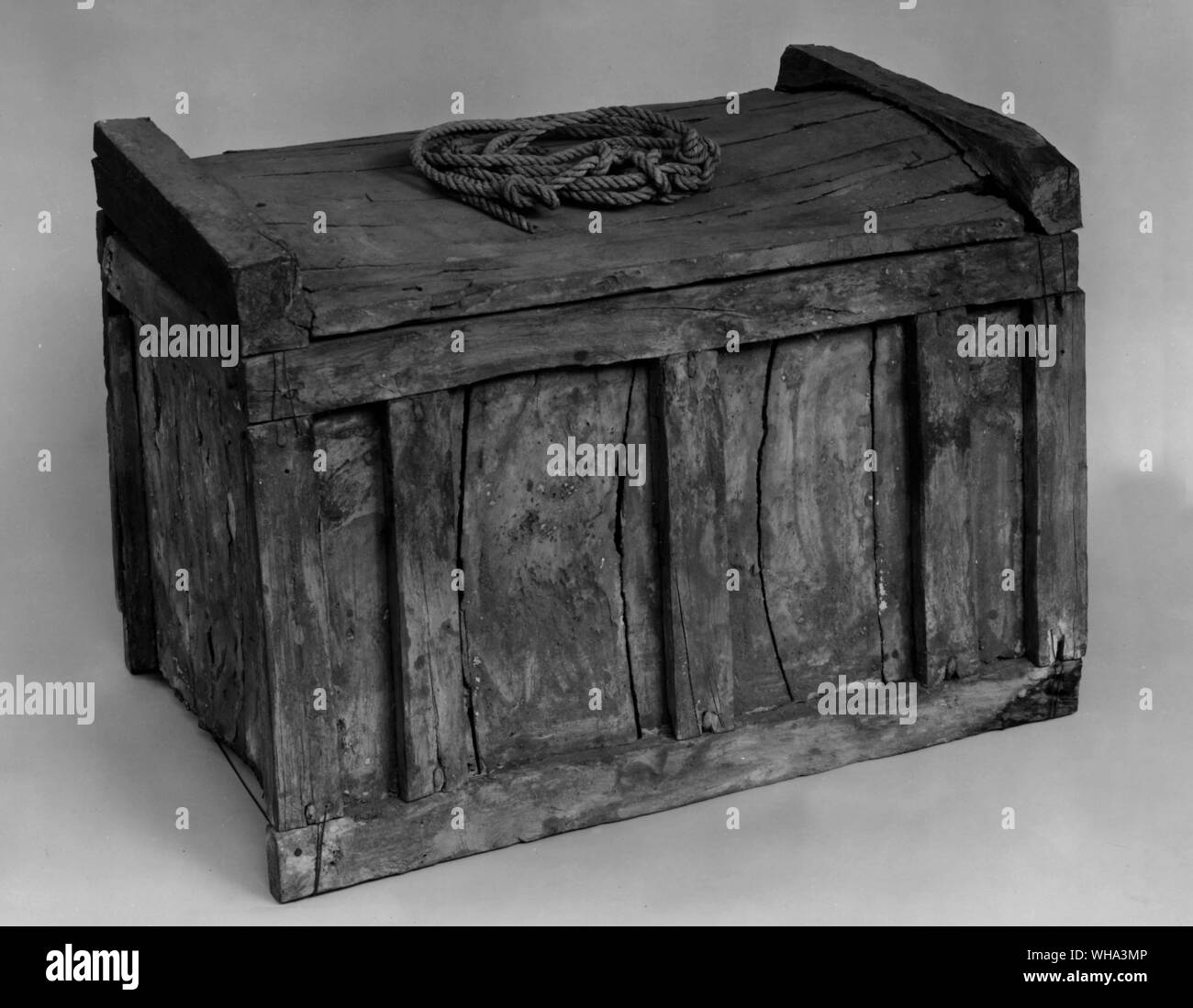 Ancient Egypt: Burial chest Stock Photo - Alamy
