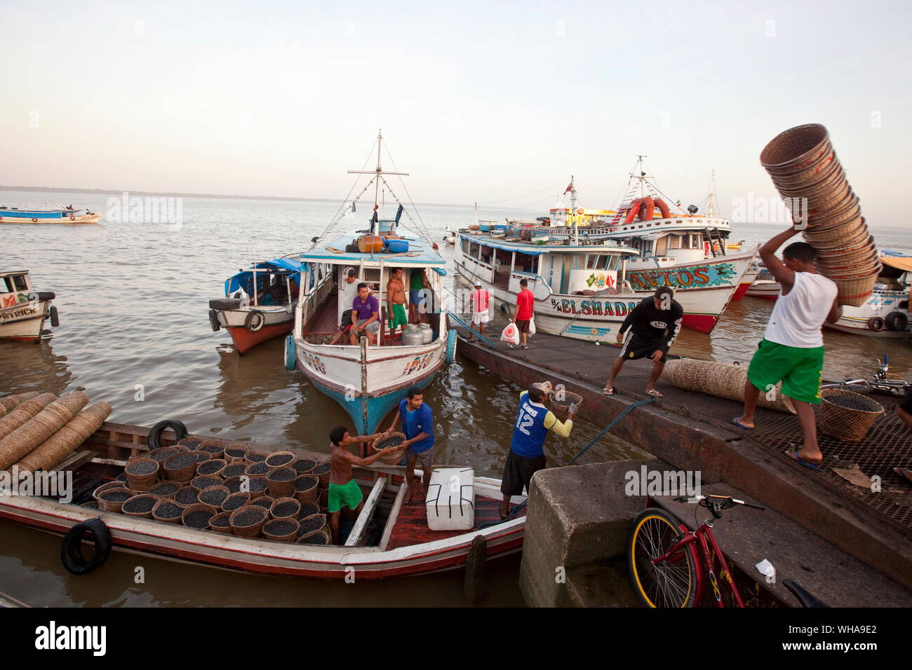 Acai boat hi-res stock photography and images - Alamy