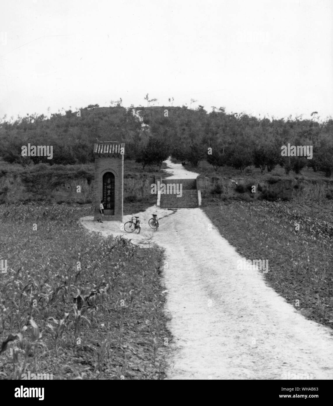 Close-up of the steps leading up to the tomb mound of Ch'in Shih-huang ...