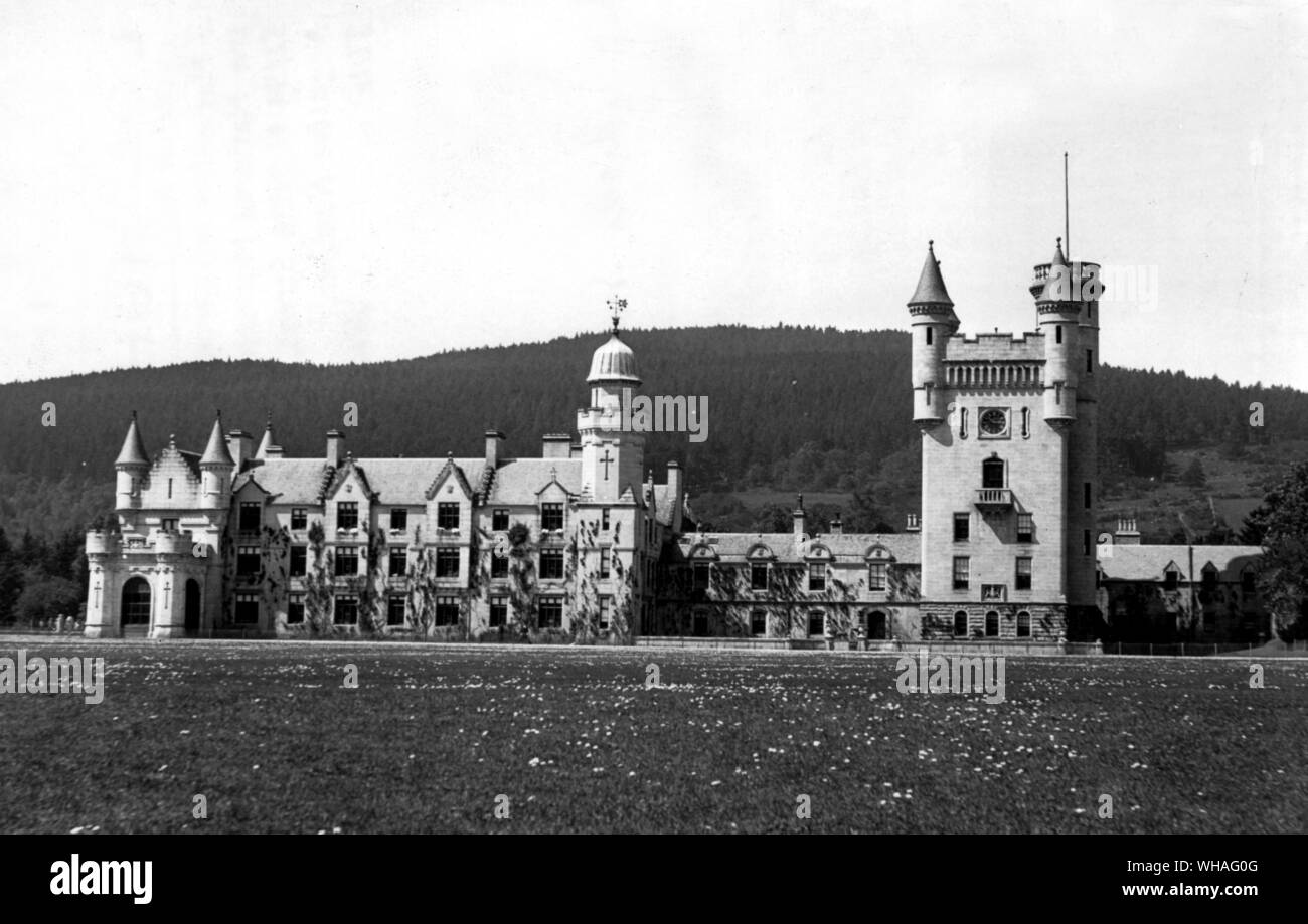 Balmoral castle Black and White Stock Photos & Images - Alamy