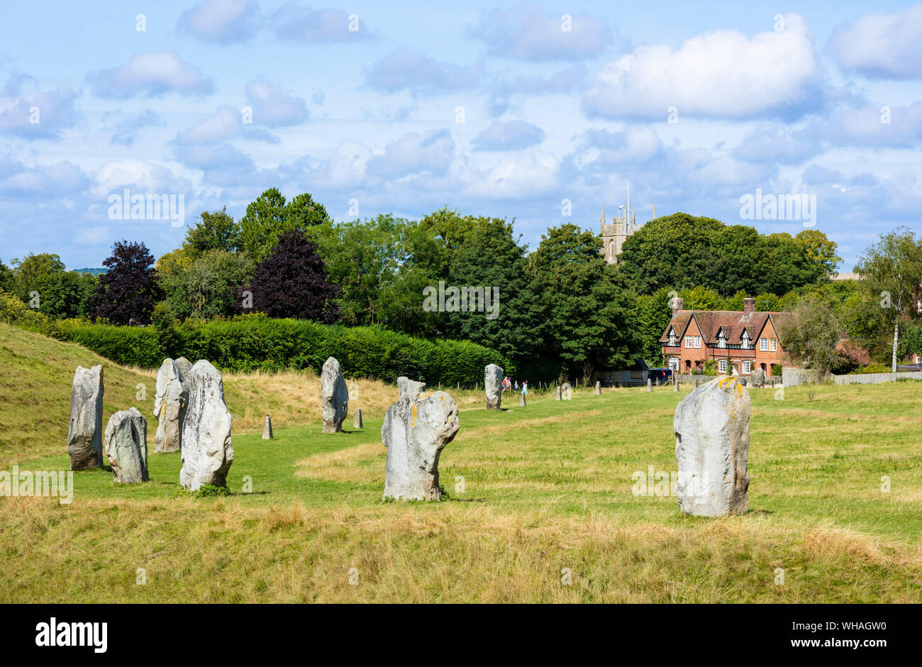 Avebury henge hi-res stock photography and images - Alamy