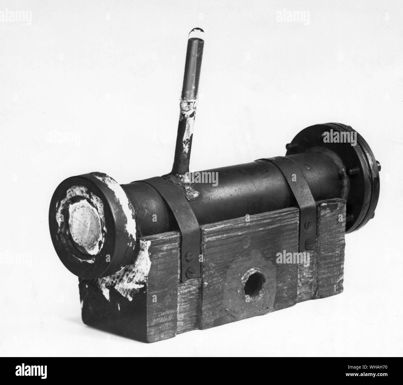 Chadwick neutron experiment Stock Photo - Alamy