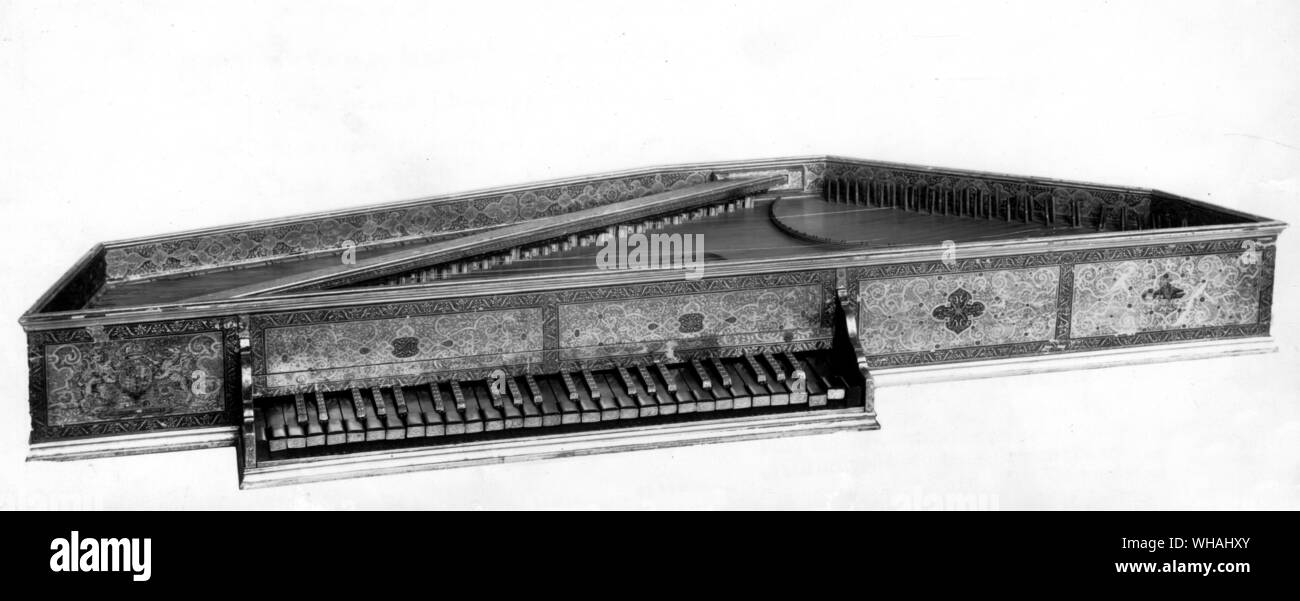 Harpsichord hi-res stock photography and images - Alamy