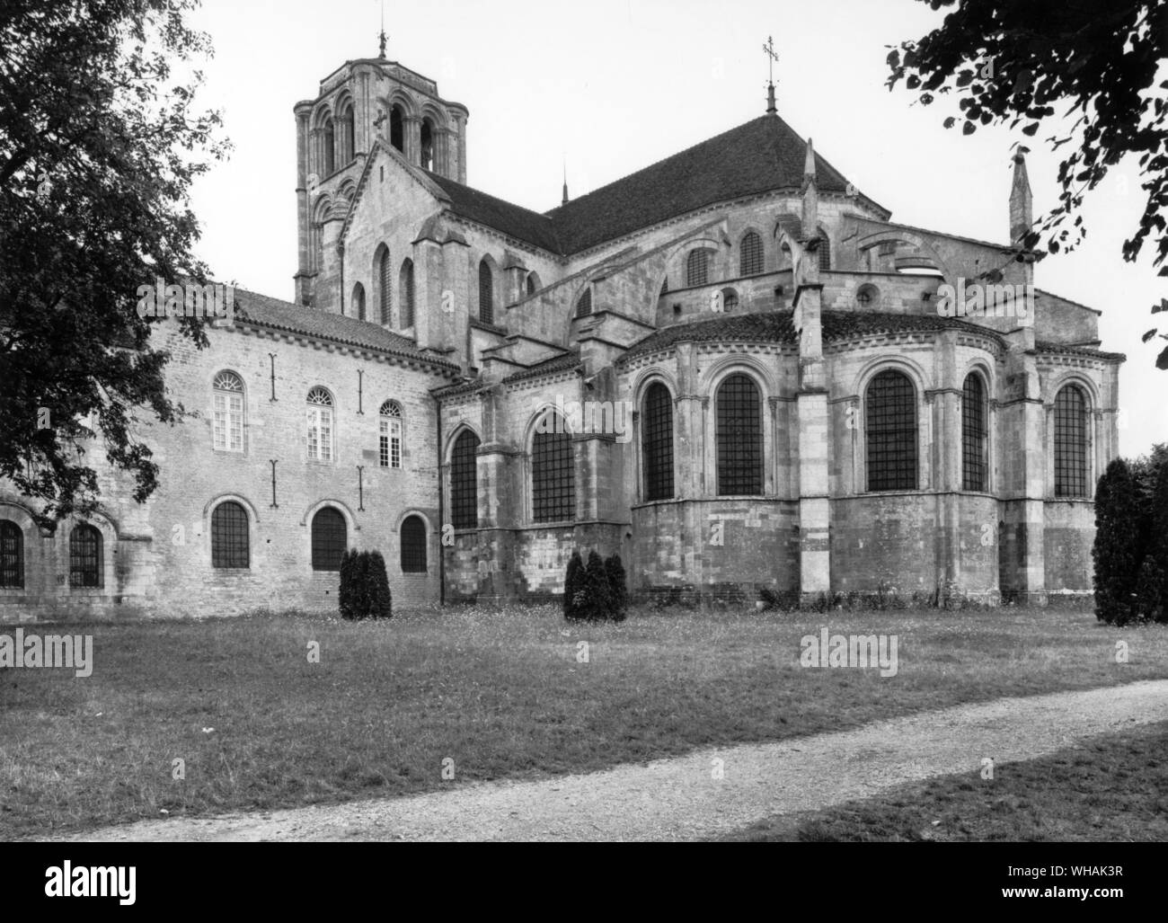 Vezelay hi-res stock photography and images - Alamy