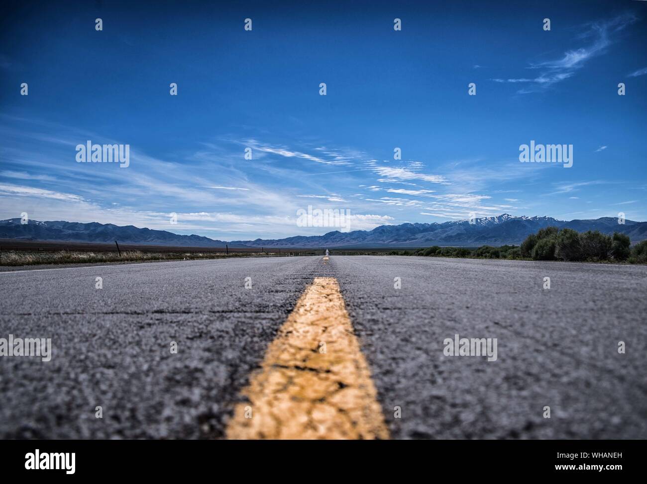 Road to nowhere Stock Photo - Alamy