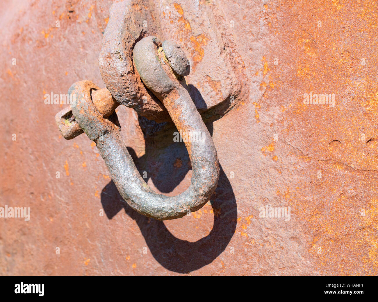 Rusty old shackle hi-res stock photography and images - Alamy