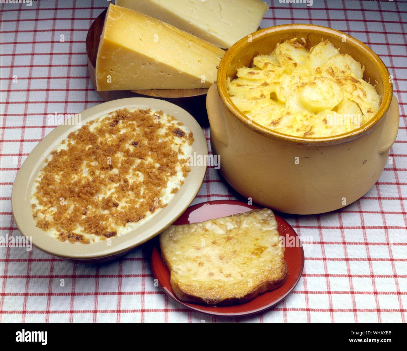Macaroni Cheese. Scotch Rarebit. Gloucester Cheese Stew Stock Photo - Alamy