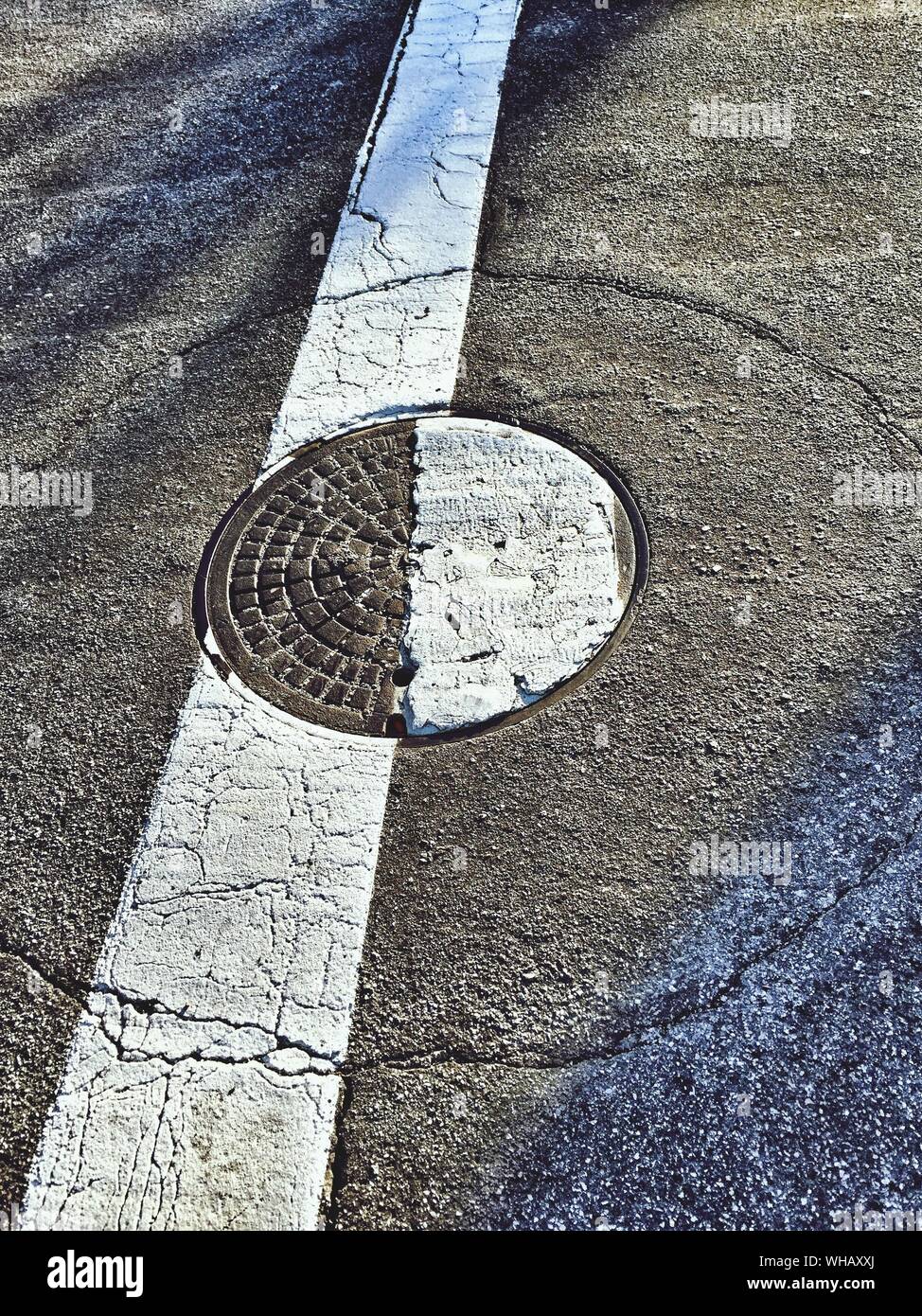 Manhole covering hi-res stock photography and images - Alamy