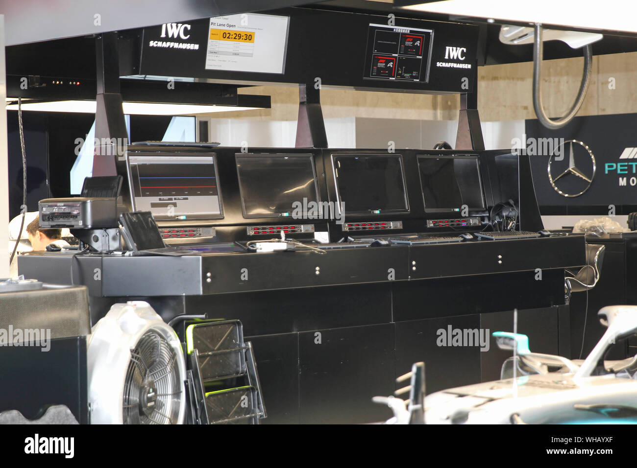 Commando stand Mercedes AMG Petronas F1 Team, W10, Mercedes-Benz M10 ...