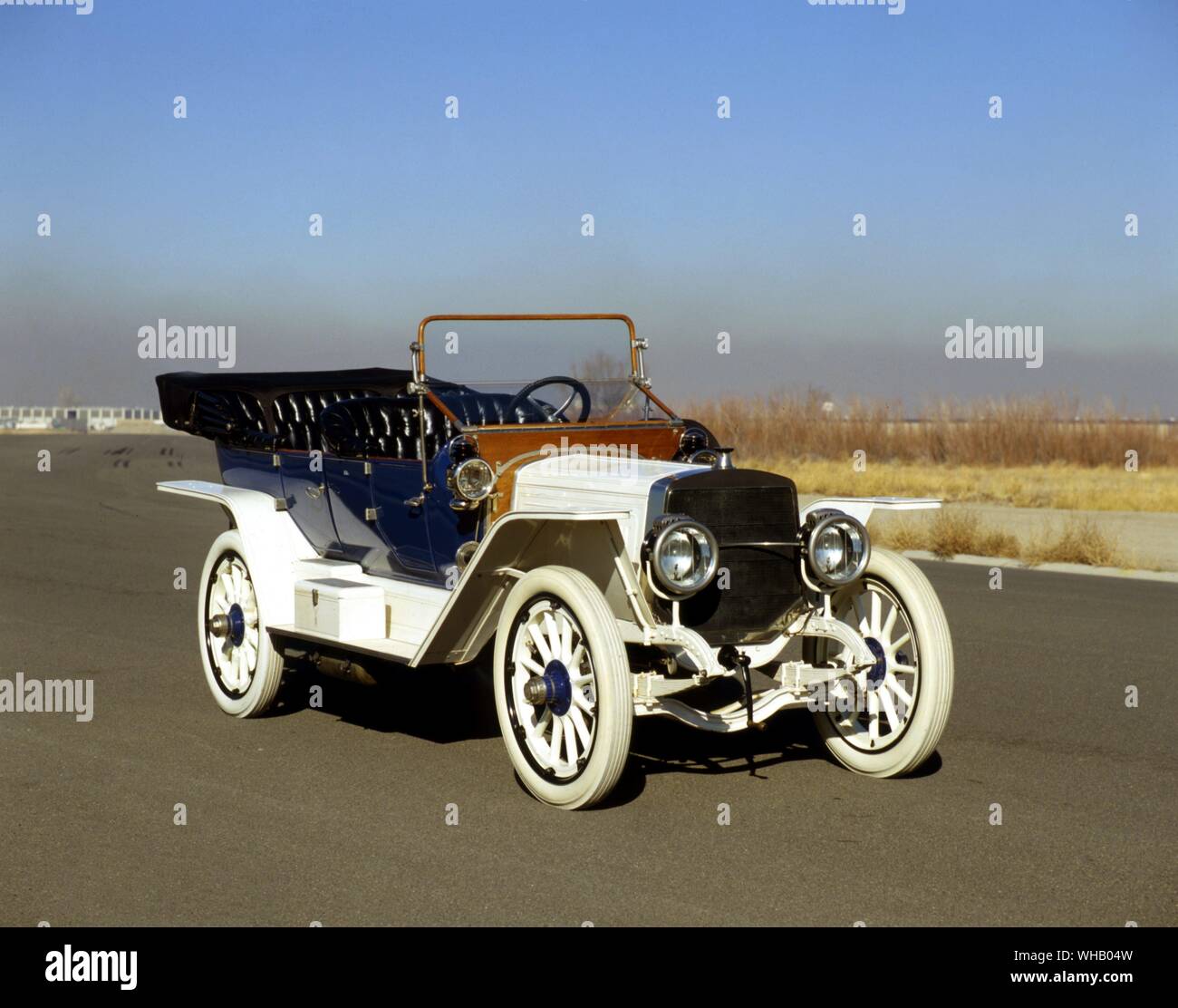 Transport Road 1916. Lozier Model 84 Tourer Stock Photo - Alamy