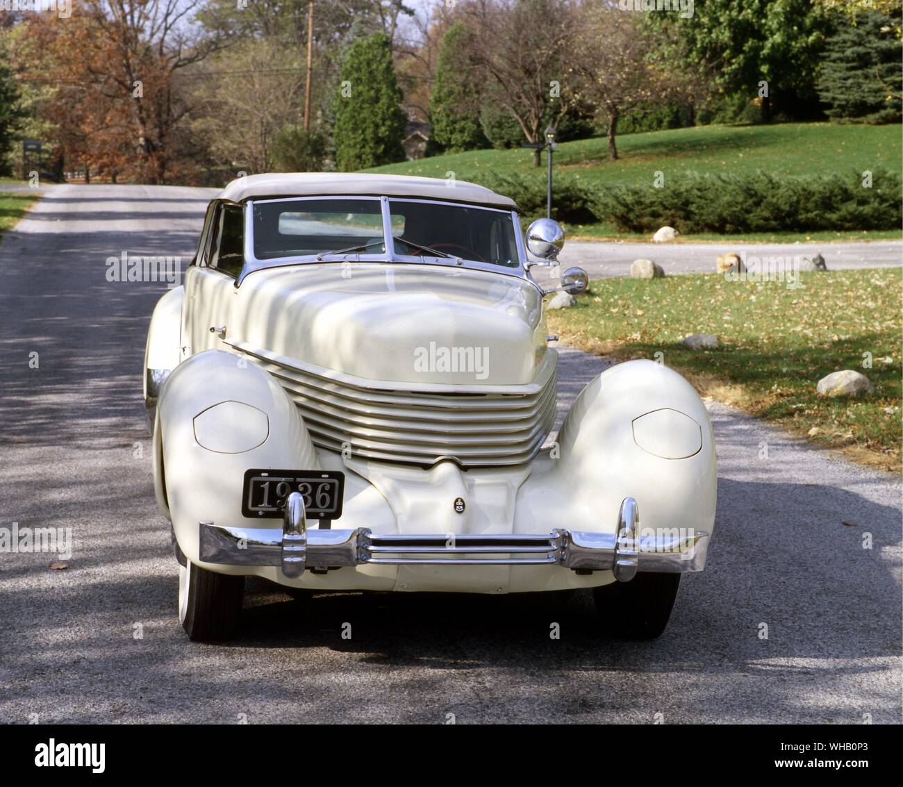 Cord 810 hi-res stock photography and images - Alamy