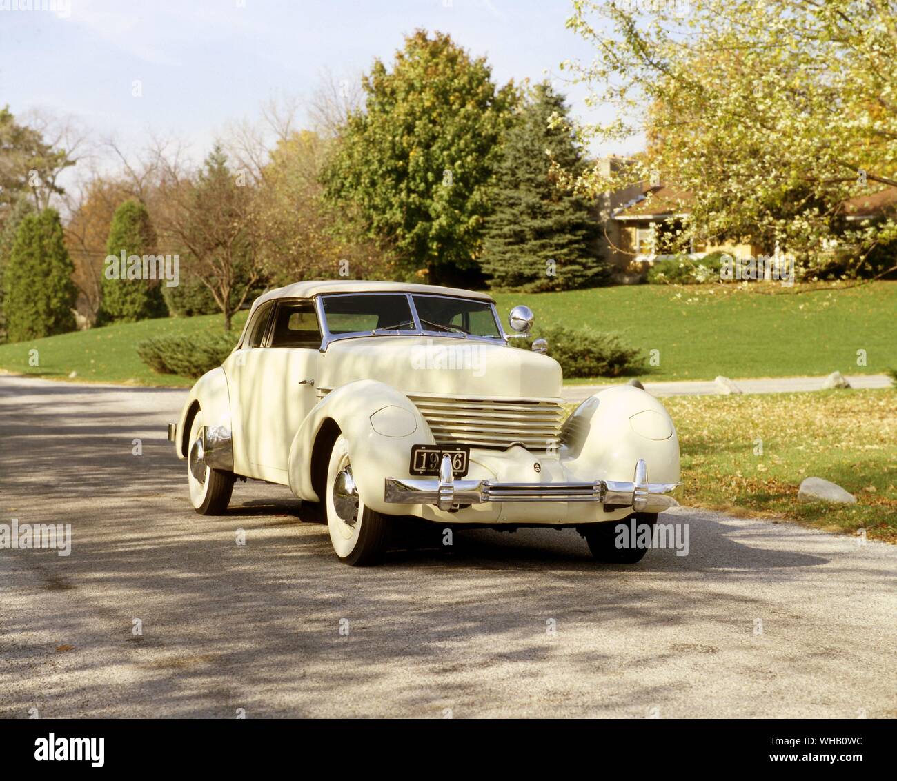 Cord 810 hi-res stock photography and images - Alamy