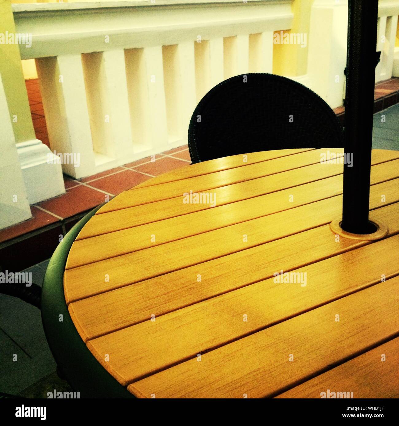 Table down hi-res stock photography and images - Alamy