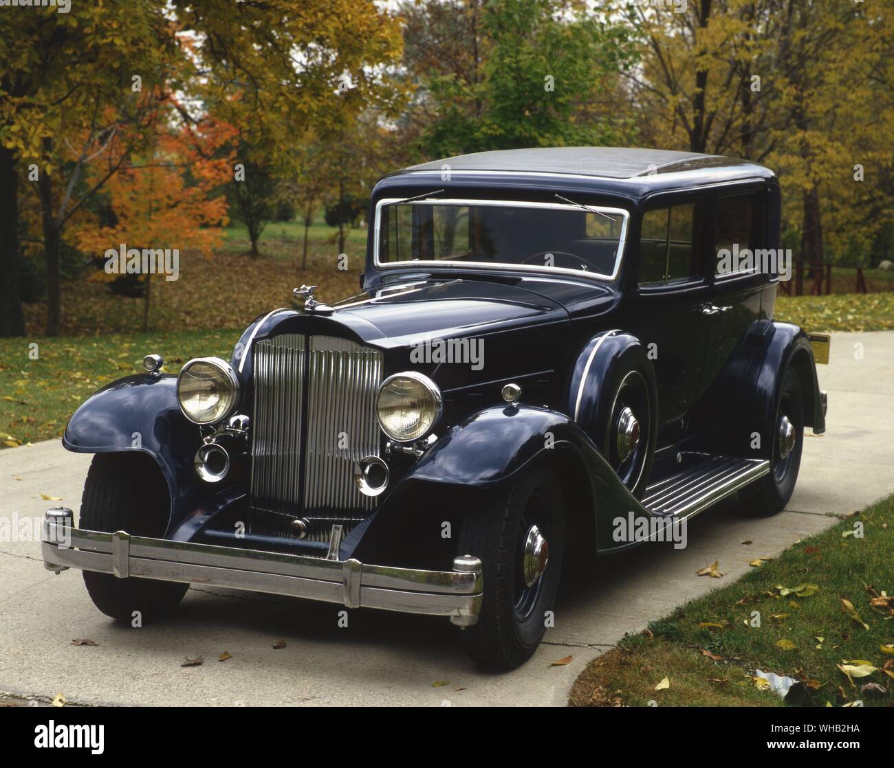 1933 Packard V 12 Club Sedan Model 1005 . Transport Road 1933 Stock ...