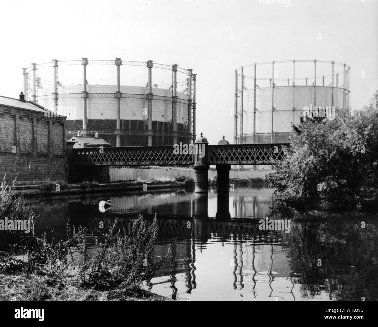 Gasometers hi-res stock photography and images - Alamy