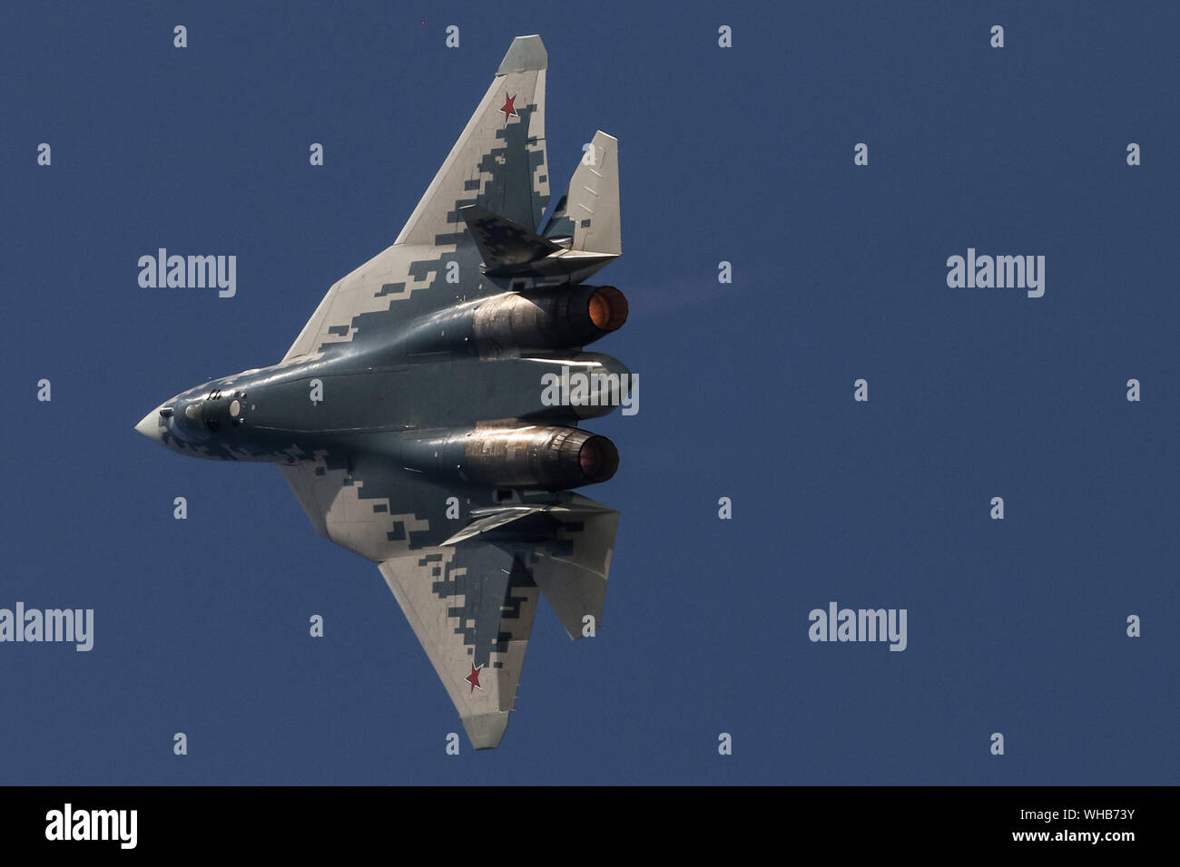 Sukhoi su 57 hi-res stock photography and images - Alamy