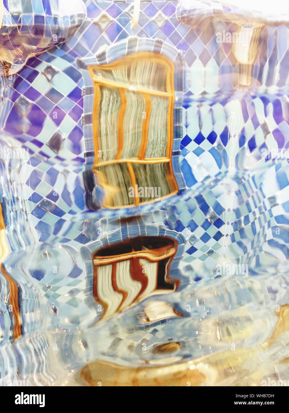 Tub tile hi-res stock photography and images - Alamy