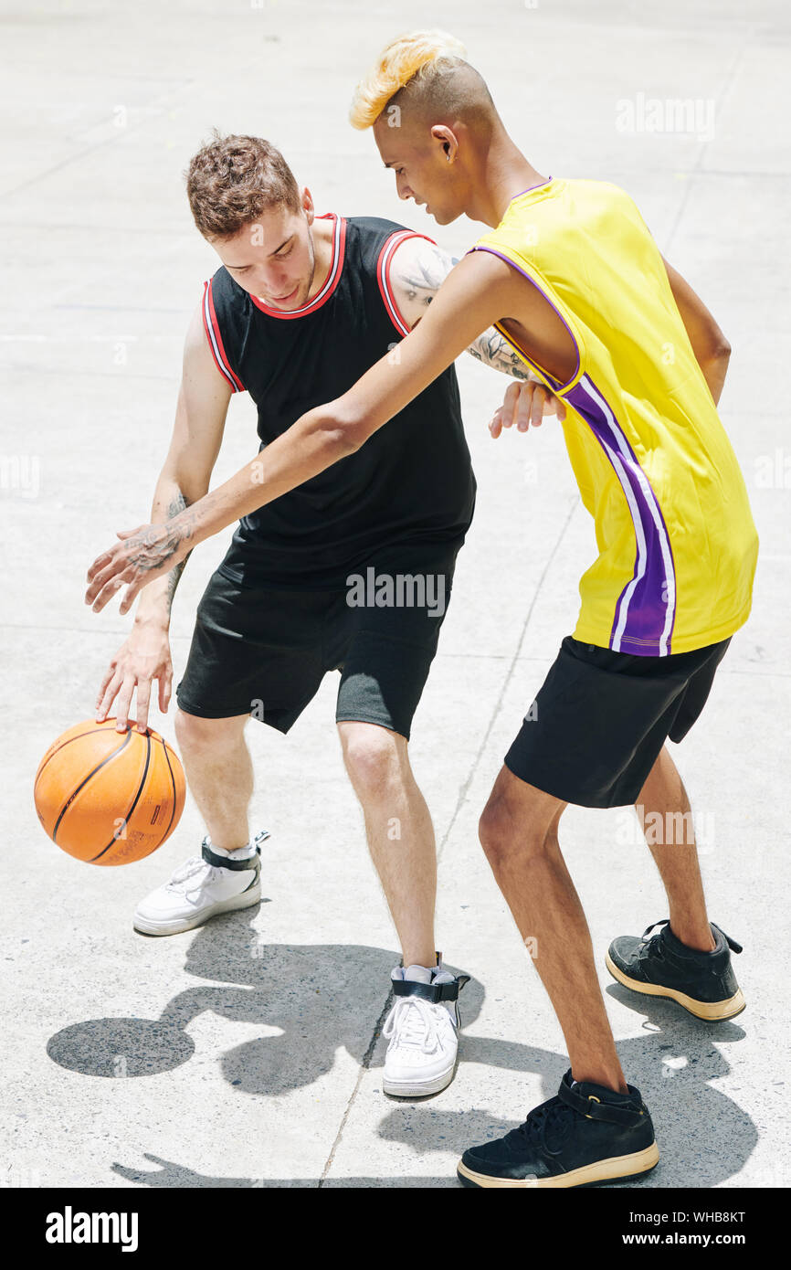 Practicing basketball hi-res stock photography and images - Alamy