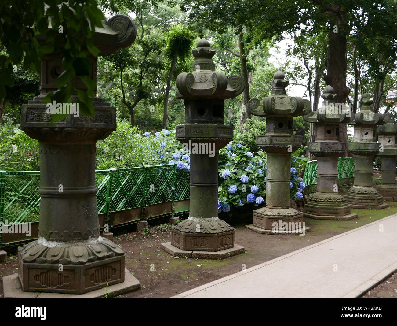 JAPAN - photo by Sean Sprague Ueno, Tokyo. Temple in Ueno Koen park ...