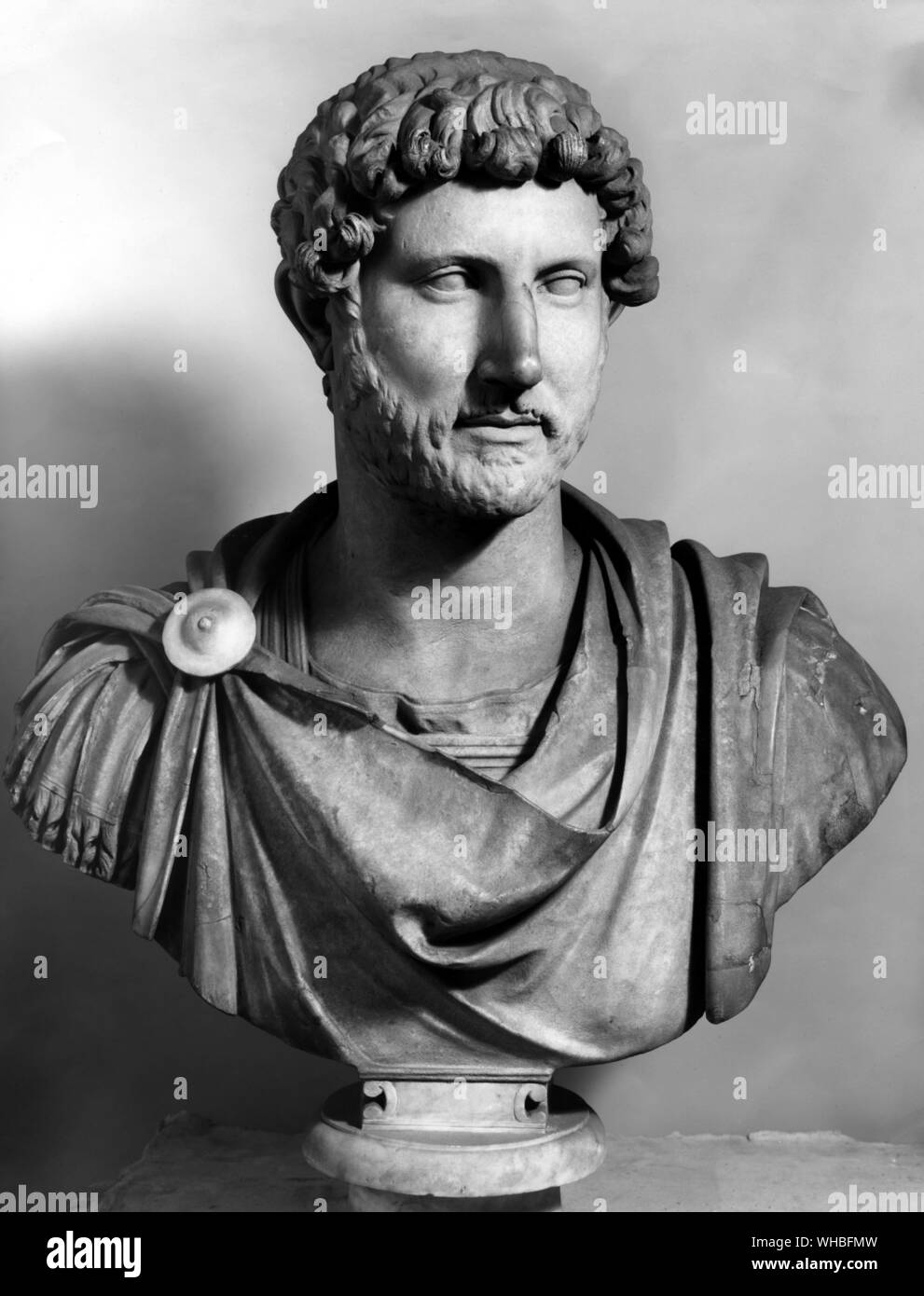 Bust of emperor hadrian Black and White Stock Photos & Images - Alamy