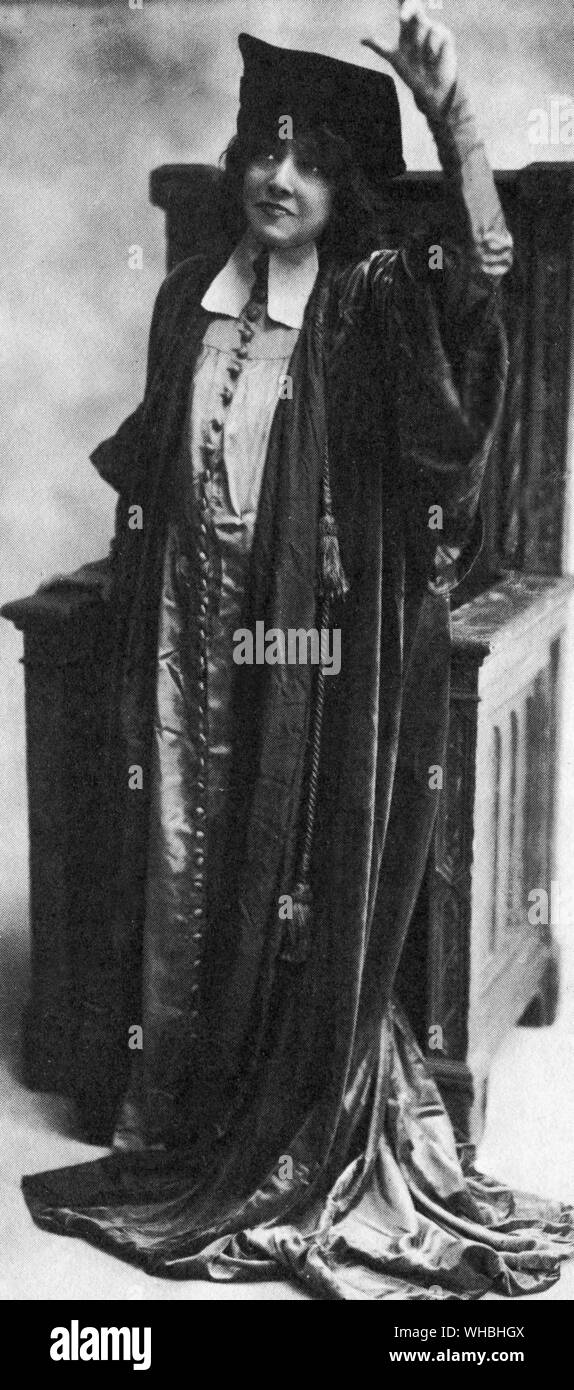 Sarah Bernhardt as Portia Stock Photo - Alamy