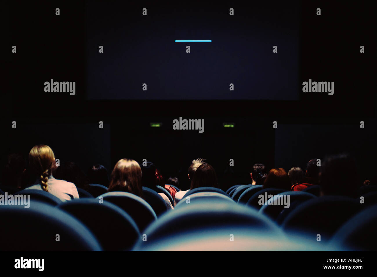 Auditorium people hi-res stock photography and images - Alamy