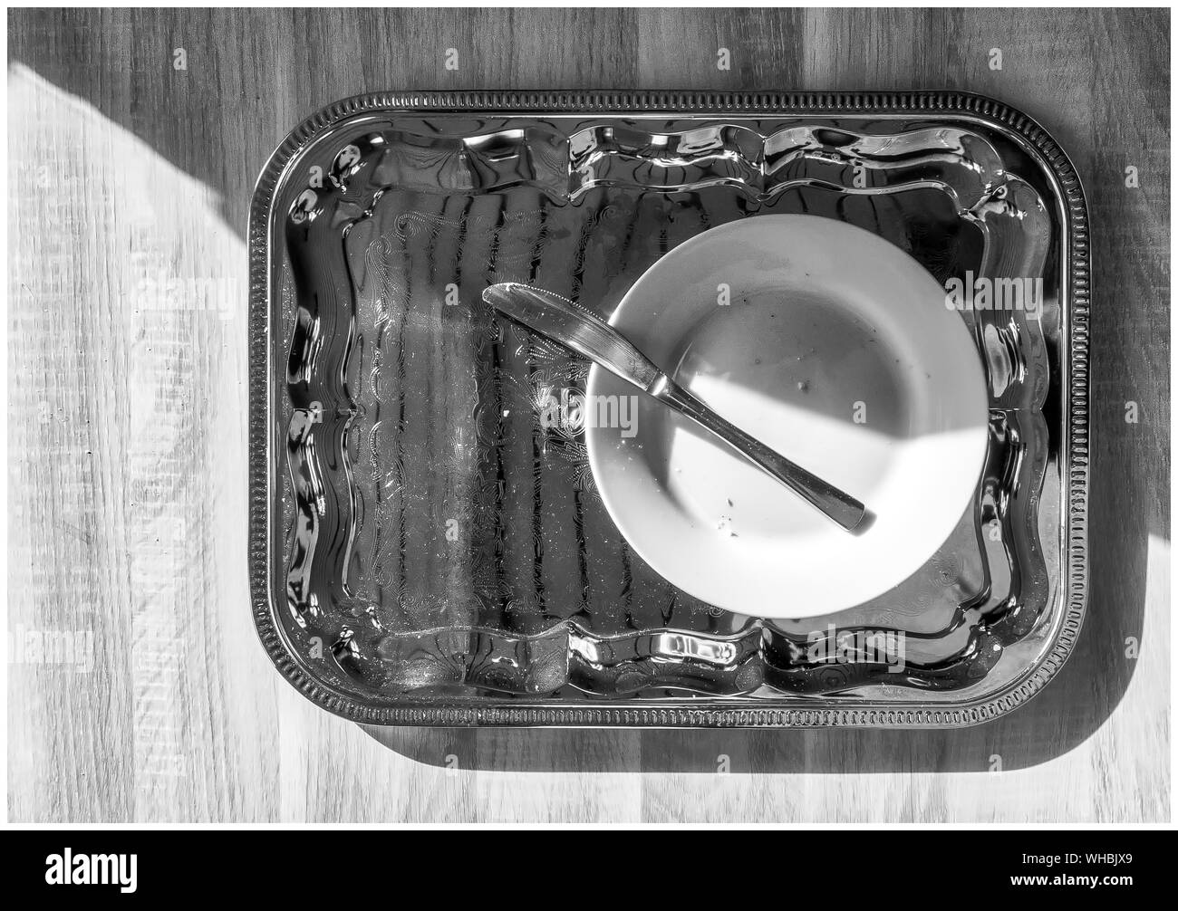Empty tray plate hi-res stock photography and images - Alamy