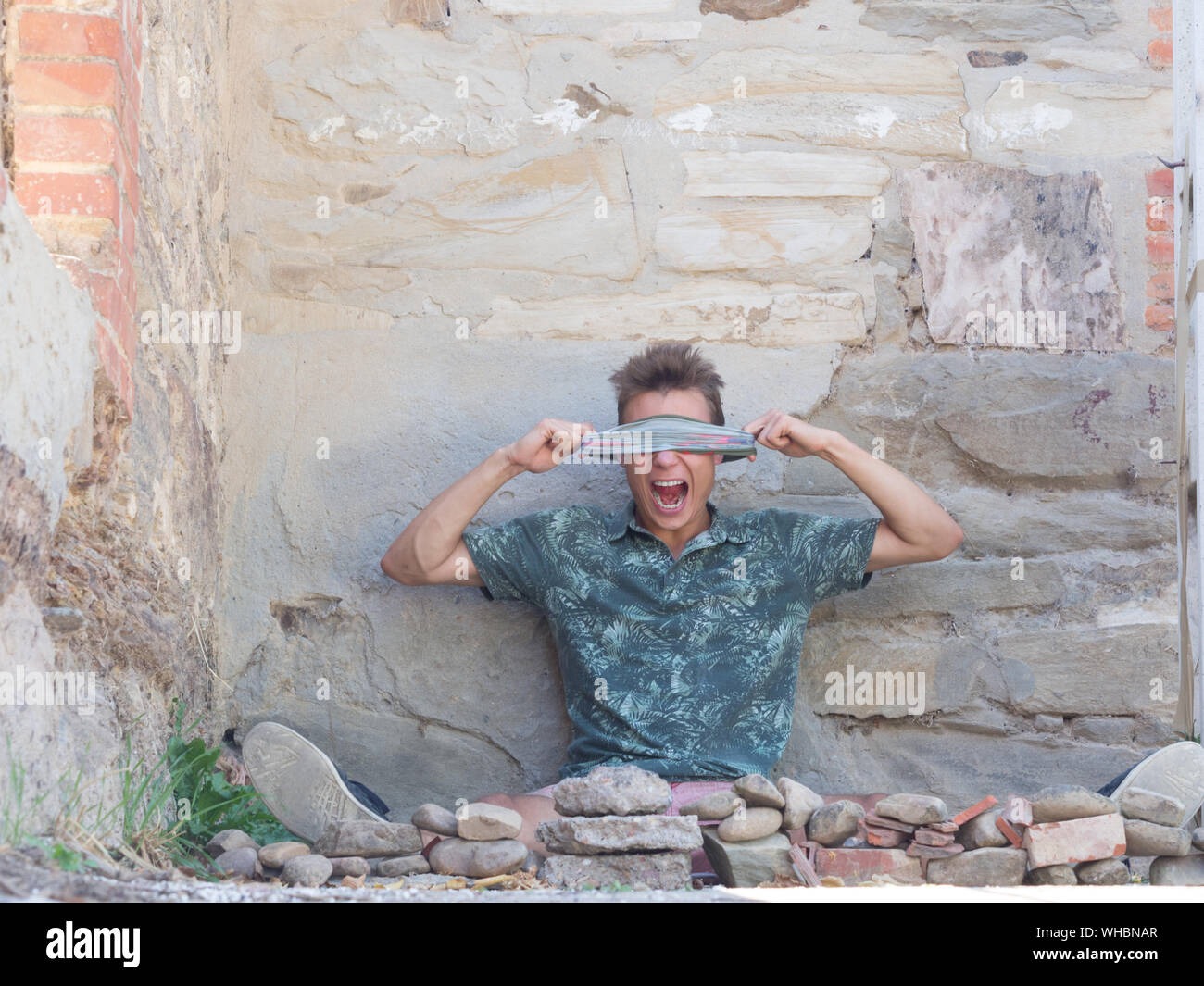 Man screaming at people hi-res stock photography and images - Alamy